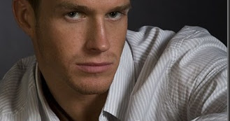 Male Model Universe: JAMES ELLIS from pepperoni pizza to beach in summer